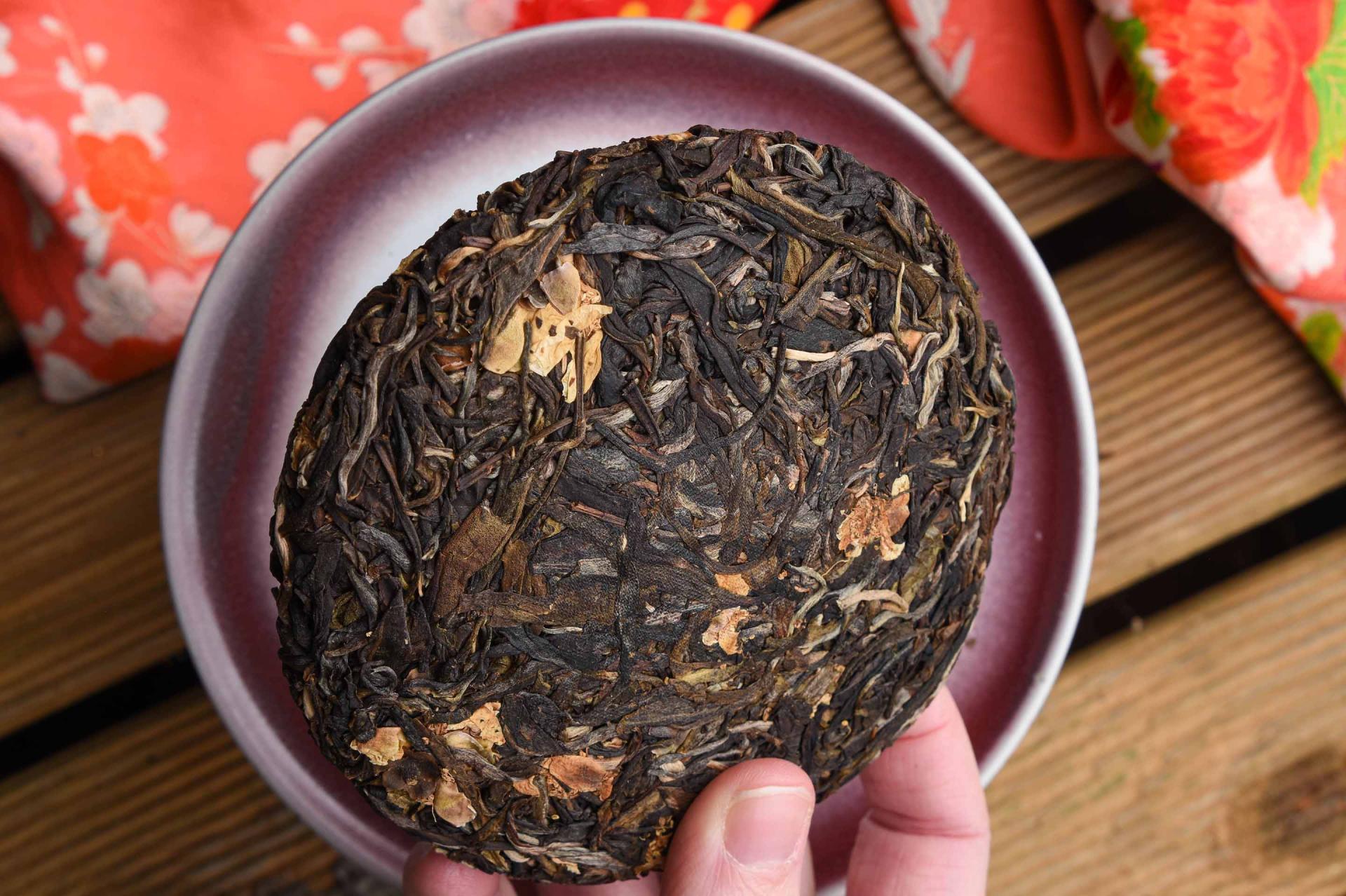 2022 Tea Flower Gu Hua Sheng Pu'er 100g Cake