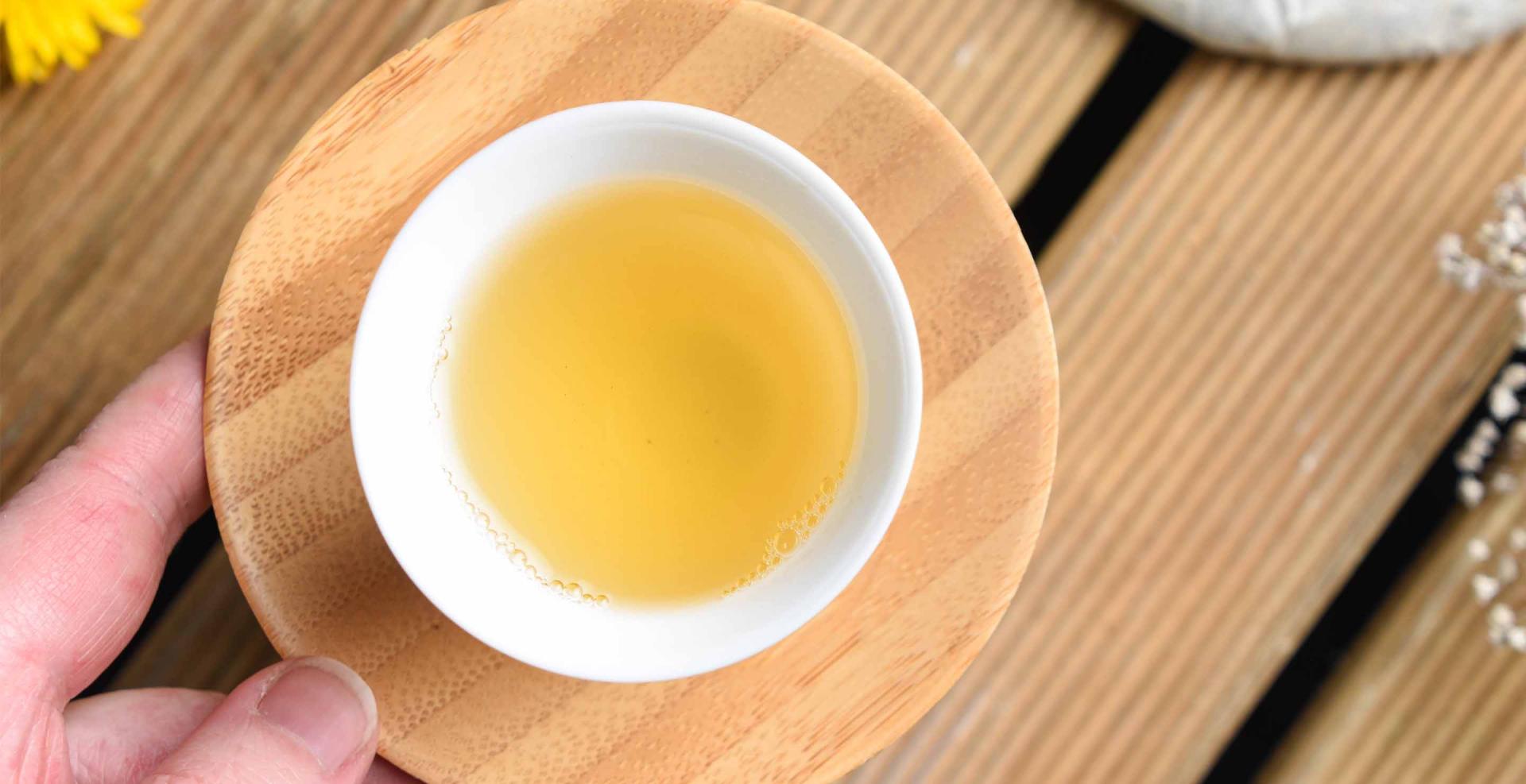 Qianjiazhai Wild Yue Guang Bai White Tea 100g Mini Cake