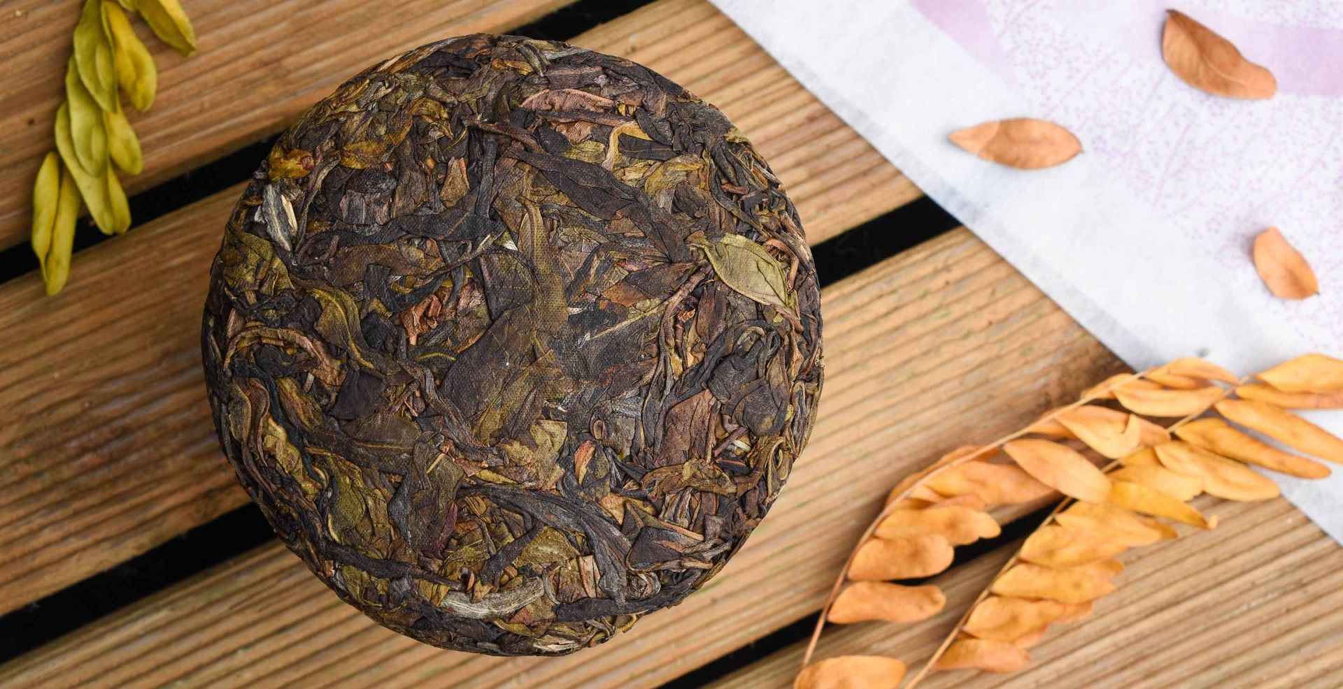 2022 Qianjiazhai "Huang Pian" Sheng Pu'er Tea Cake